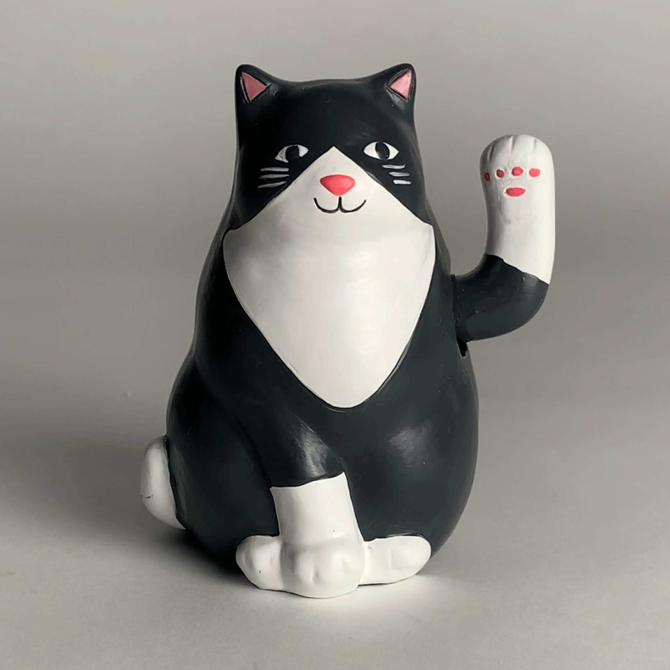 Solar Cat – Kikkerland Design Inc