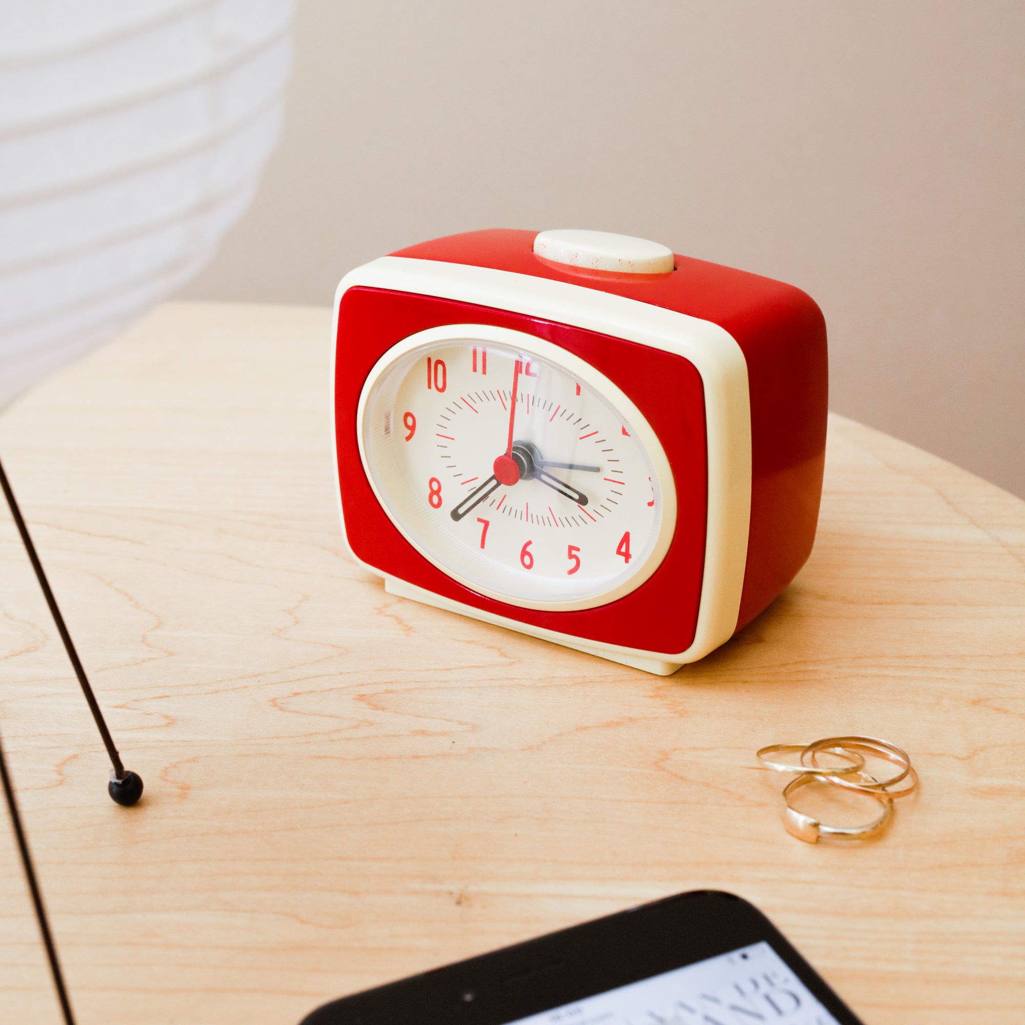 Red Classic Alarm Clock – Kikkerland Design Inc