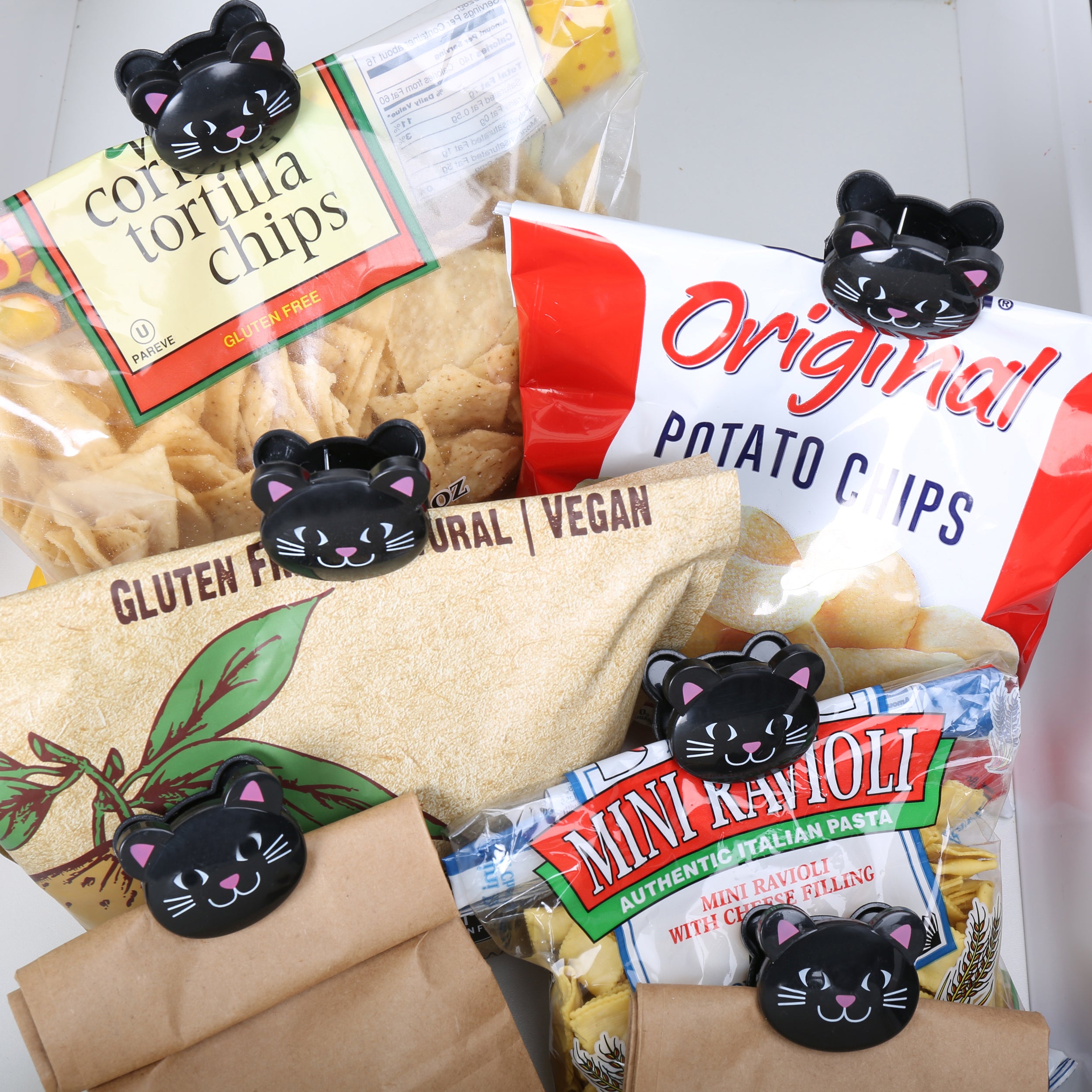 Black Cat Bag Clips Set of 6 for Snacks, Multi Purpose — Kikkerland ...