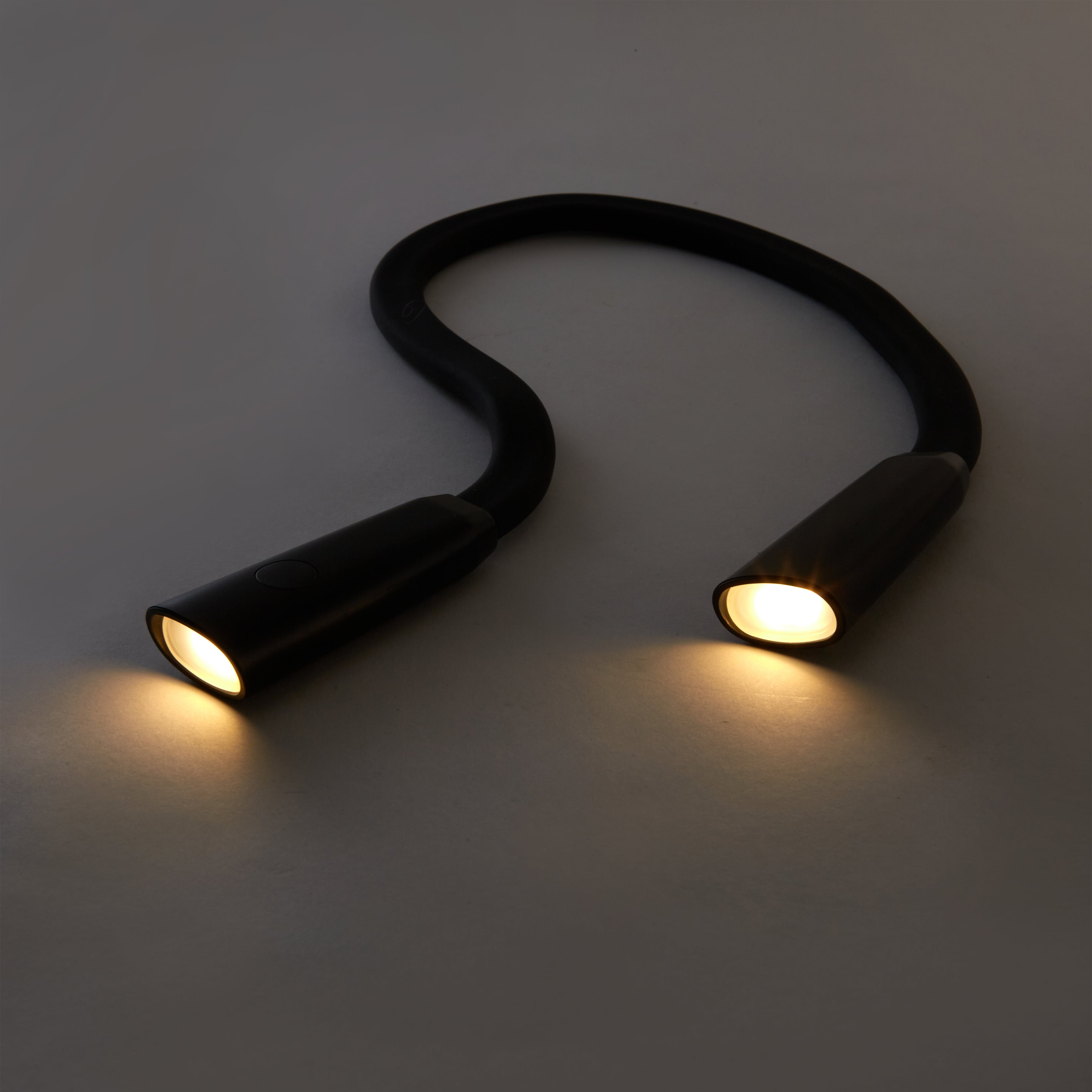 Hands-Free Book Light – Kikkerland Design Inc