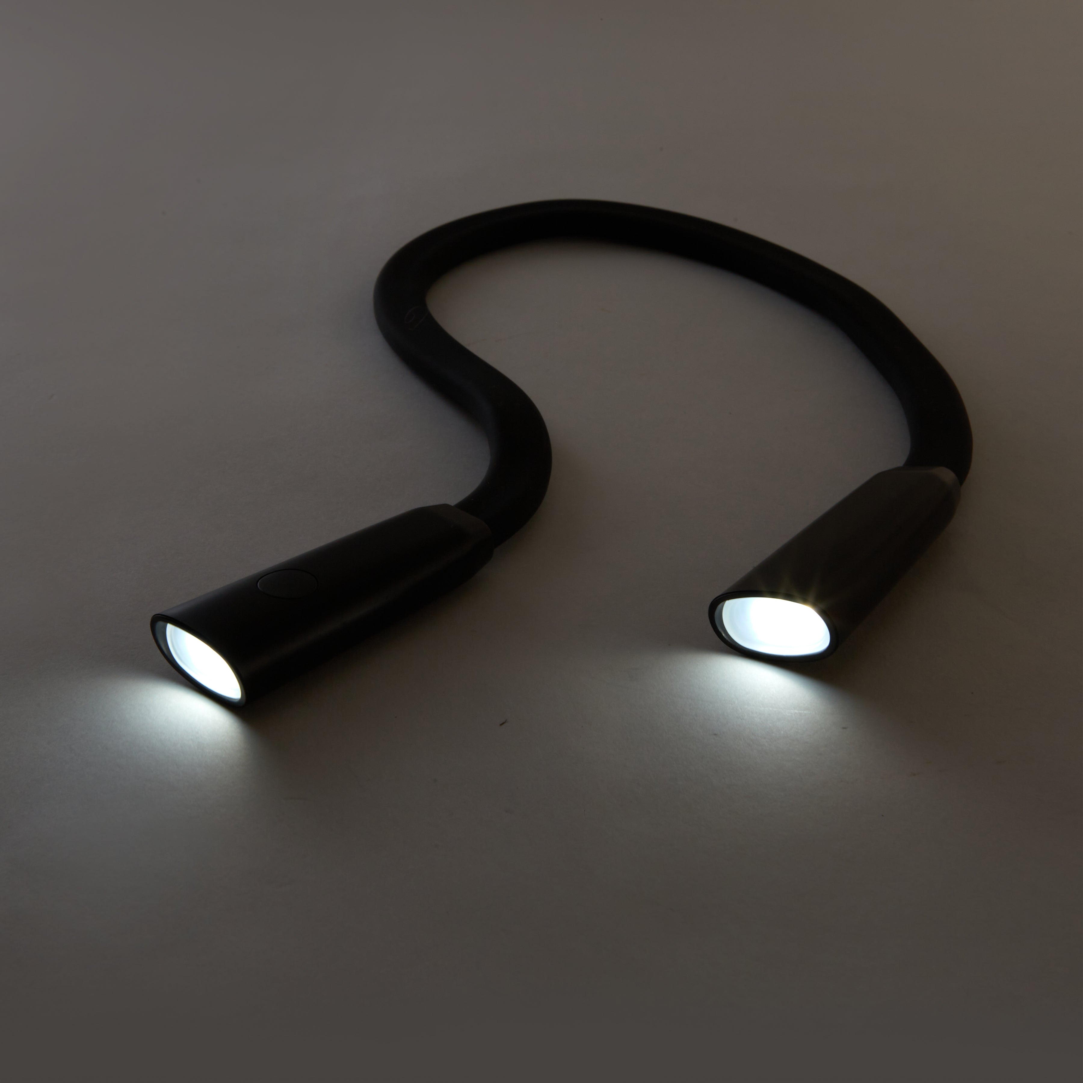 Hands-Free Book Light – Kikkerland Design Inc