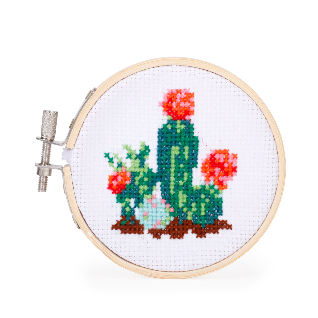 Cactus Mini Cross Stitch Embroidery Kit – Kikkerland Design Inc