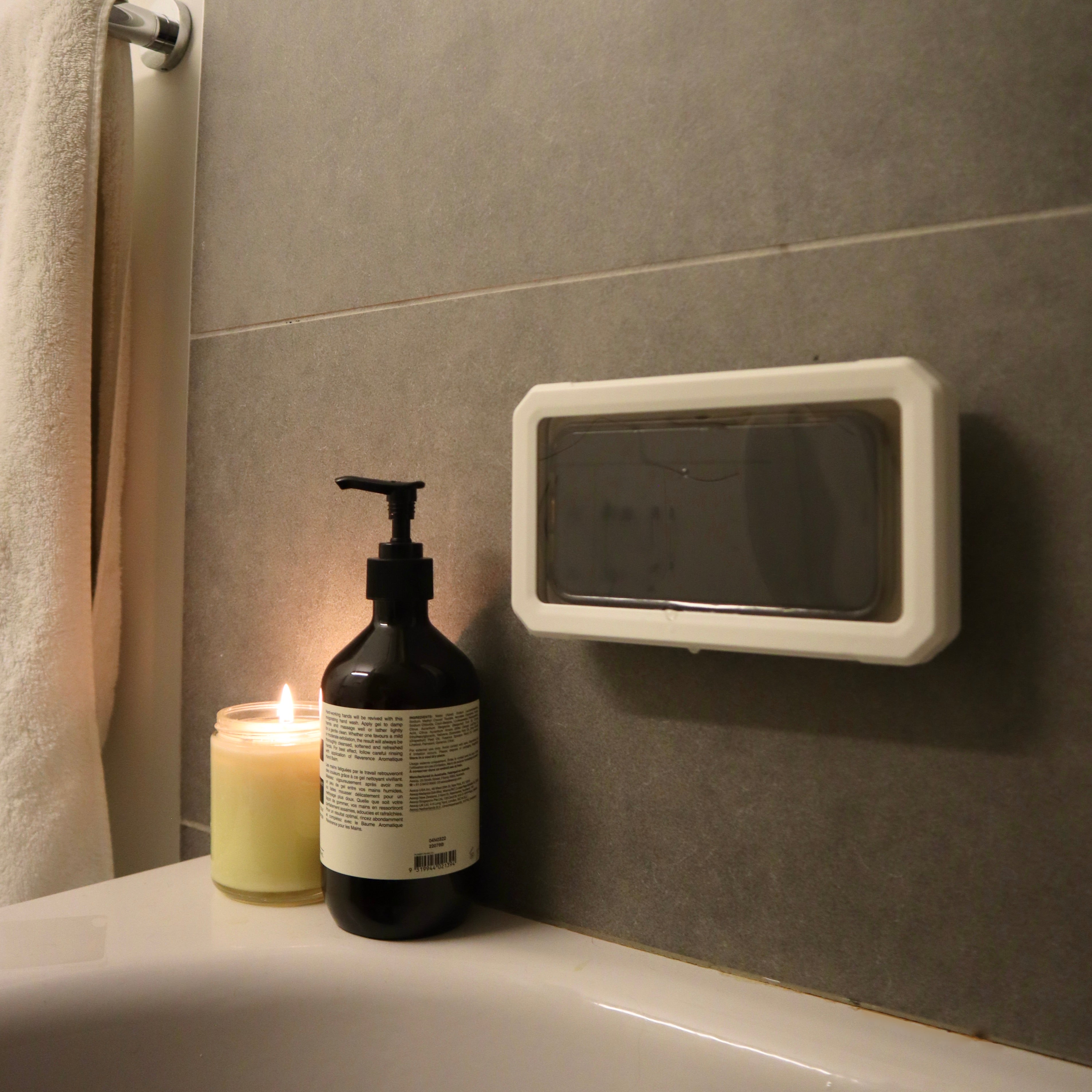 Shower Proof Phone Case – Kikkerland Design Inc