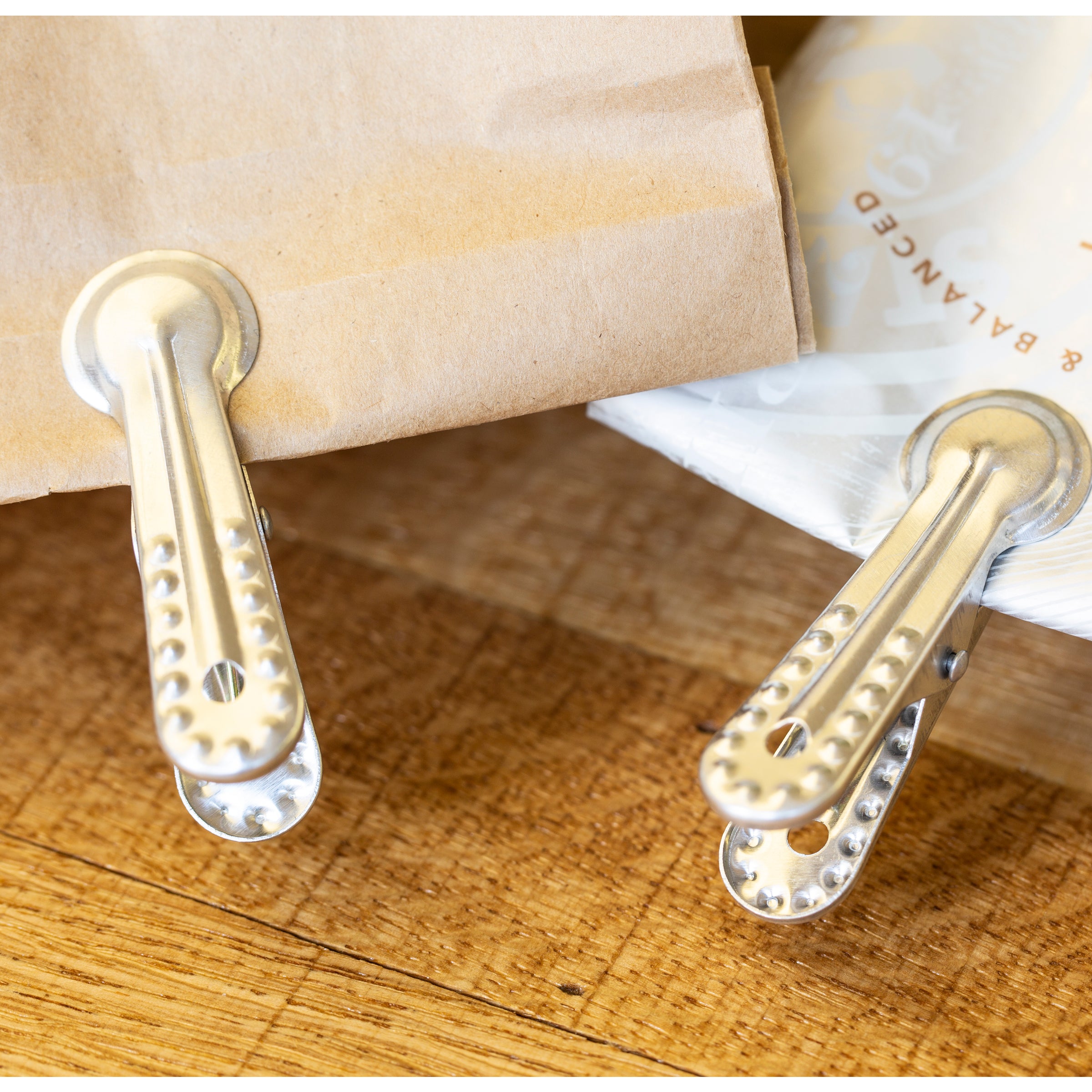 Aluminum Bag Clips – Kikkerland Design Inc