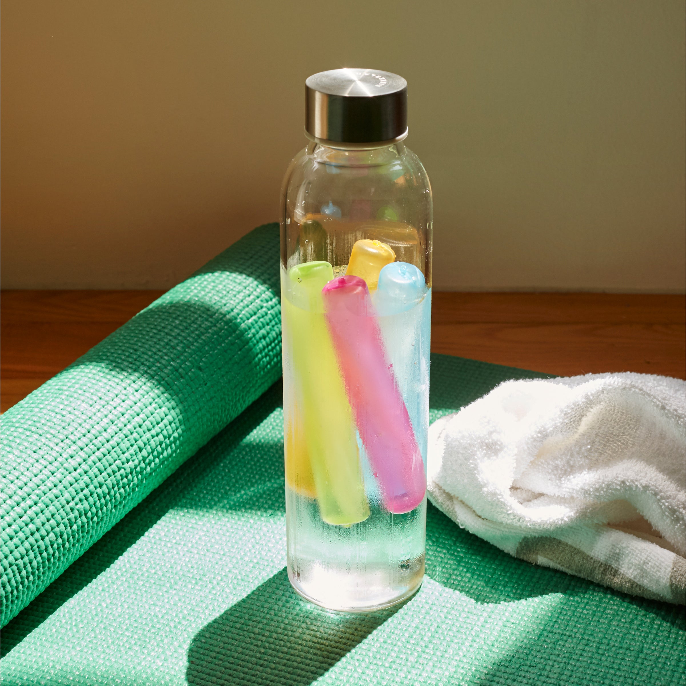 8 Reusable Ice Sticks – Kikkerland Design Inc