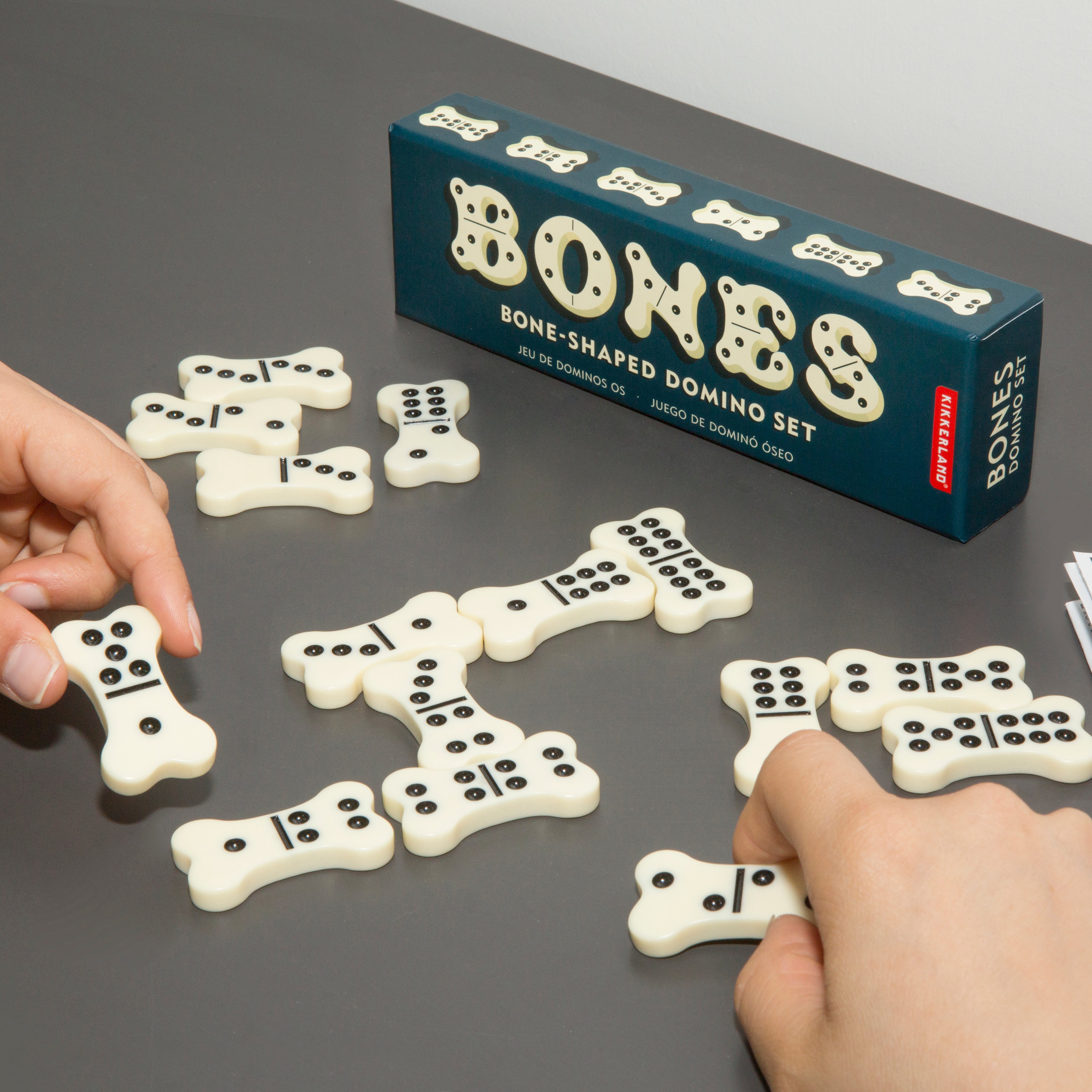 Bones Domino Set – Kikkerland Design Inc