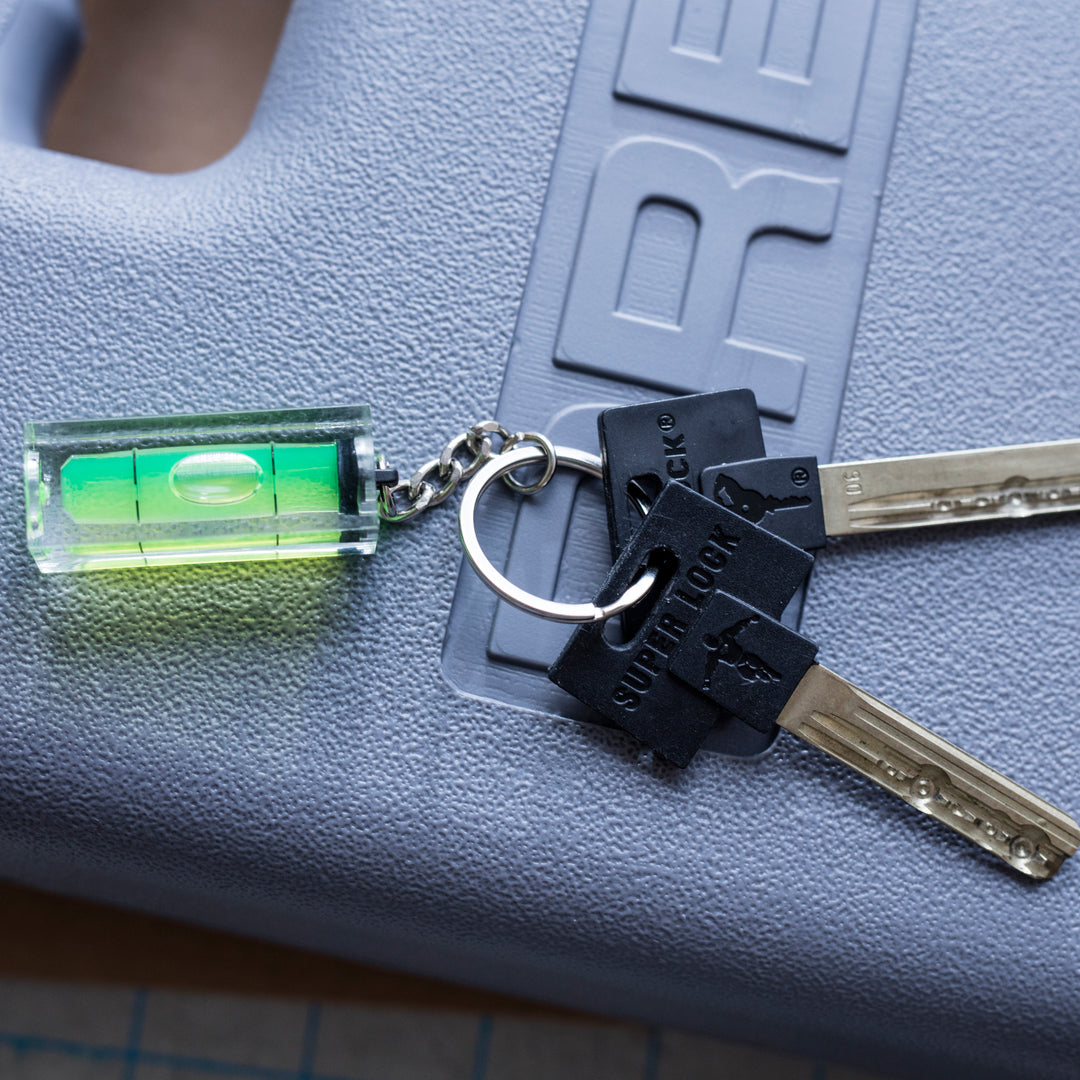 Mini Level Keyring – Kikkerland Design Inc