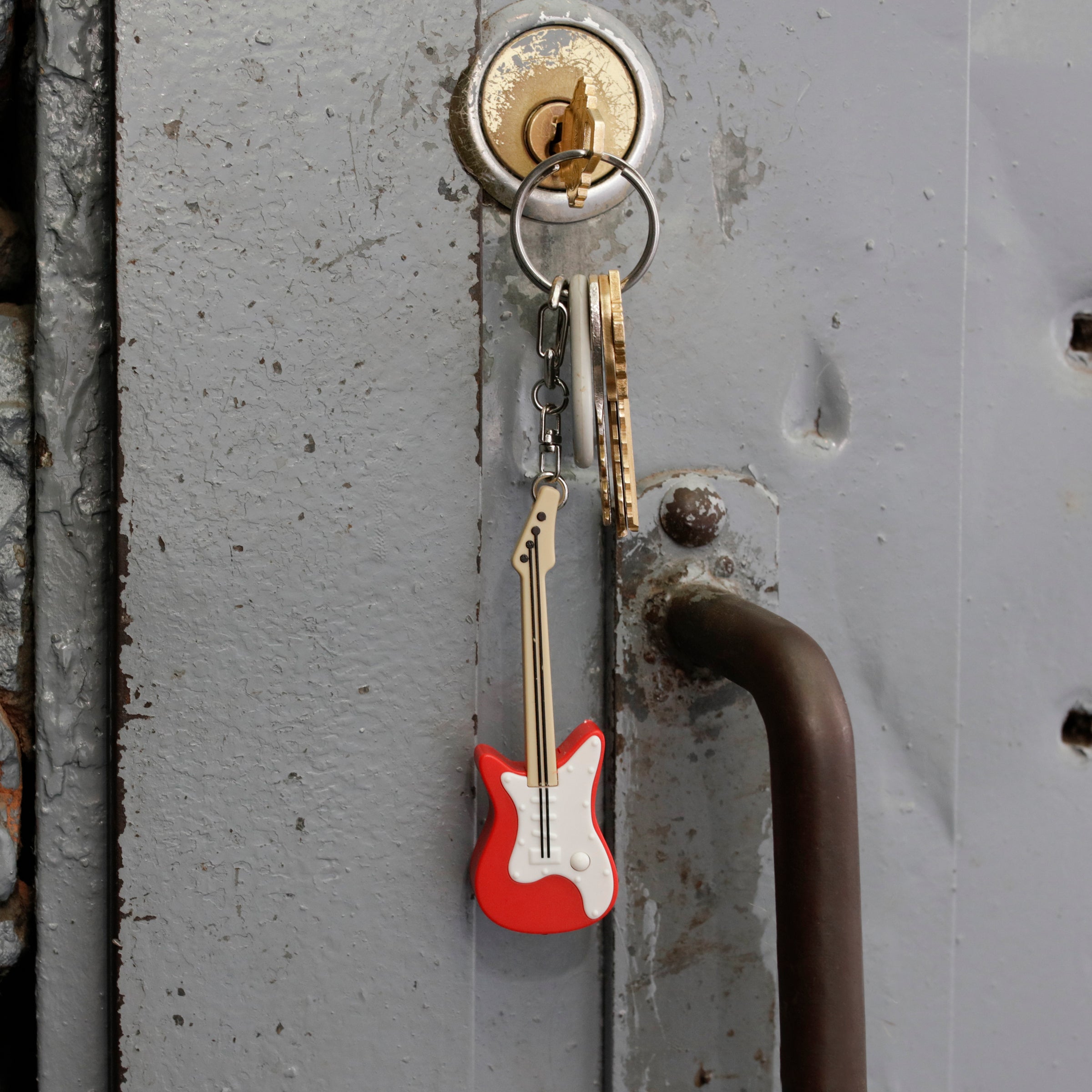 Guitar LED & Sound Keychain – Kikkerland Design Inc