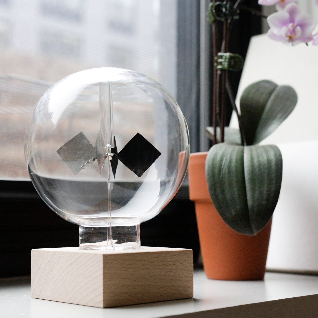 Solar Radiometer – Kikkerland Design Inc