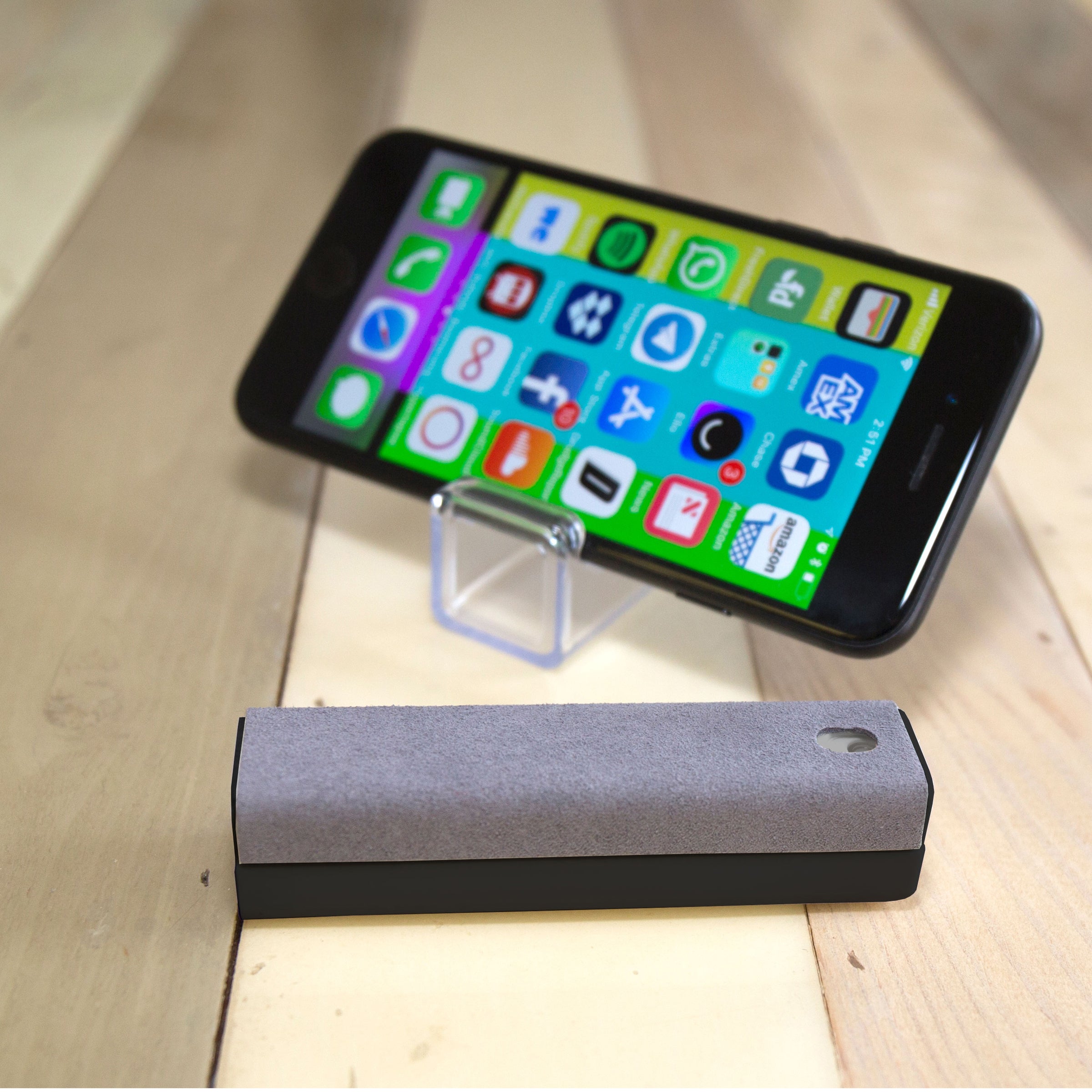 3-in-1 Screen Cleaner – Kikkerland Design Inc